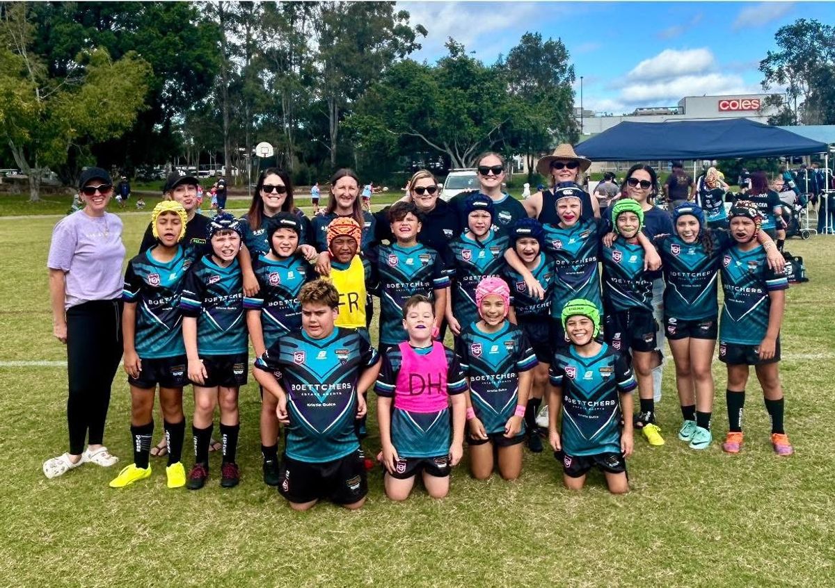 Broncos Signed Footy & Supporters Pack - Springfield Panthers ...